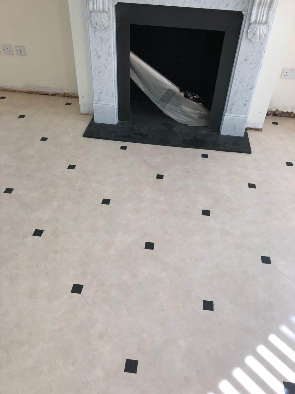 Amtico Signature Limestone Calico With Amtico Graphite Slate Key ...