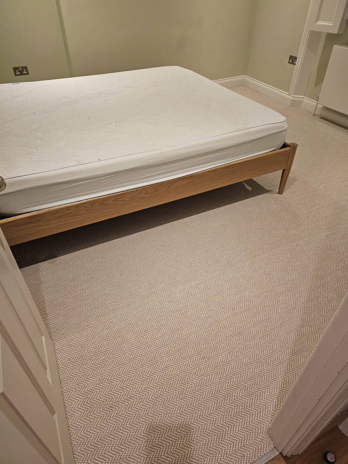 Fibre Carpets Flatweave Classics Herringbone Chalk installation in ...