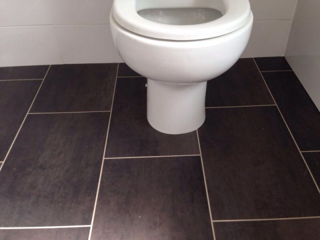 Vinyl Bathroom, Amtico | The Flooring Group